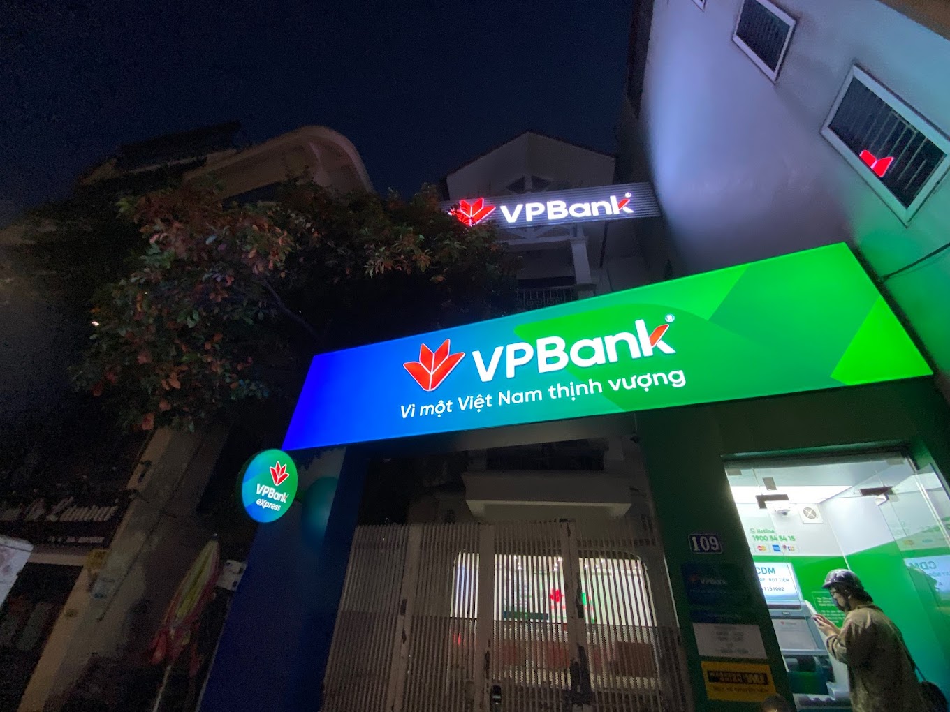 Ngân hàng TMCP Việt Nam Thịnh Vượng (VPbank) – PGD Âu Cơ